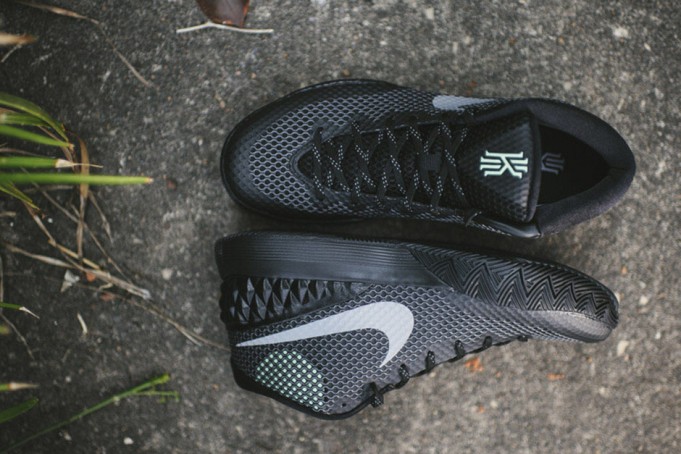 Nike Kyrie 1 Green Glow - Sneaker Bar Detroit