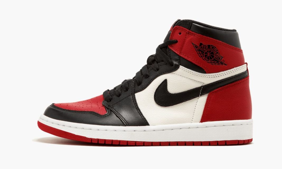 Air Jordan 1 Bred Toe vs Air Jordan 1 Taxi (Yellow Toe) Comparison | SBD