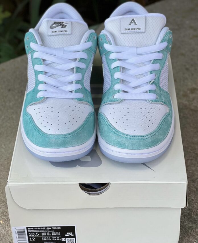 April Skateboards x Nike SB Dunk Low FD2562-400