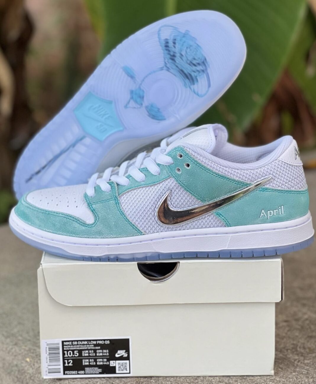 April Skateboards x Nike SB Dunk Low FD2562-400