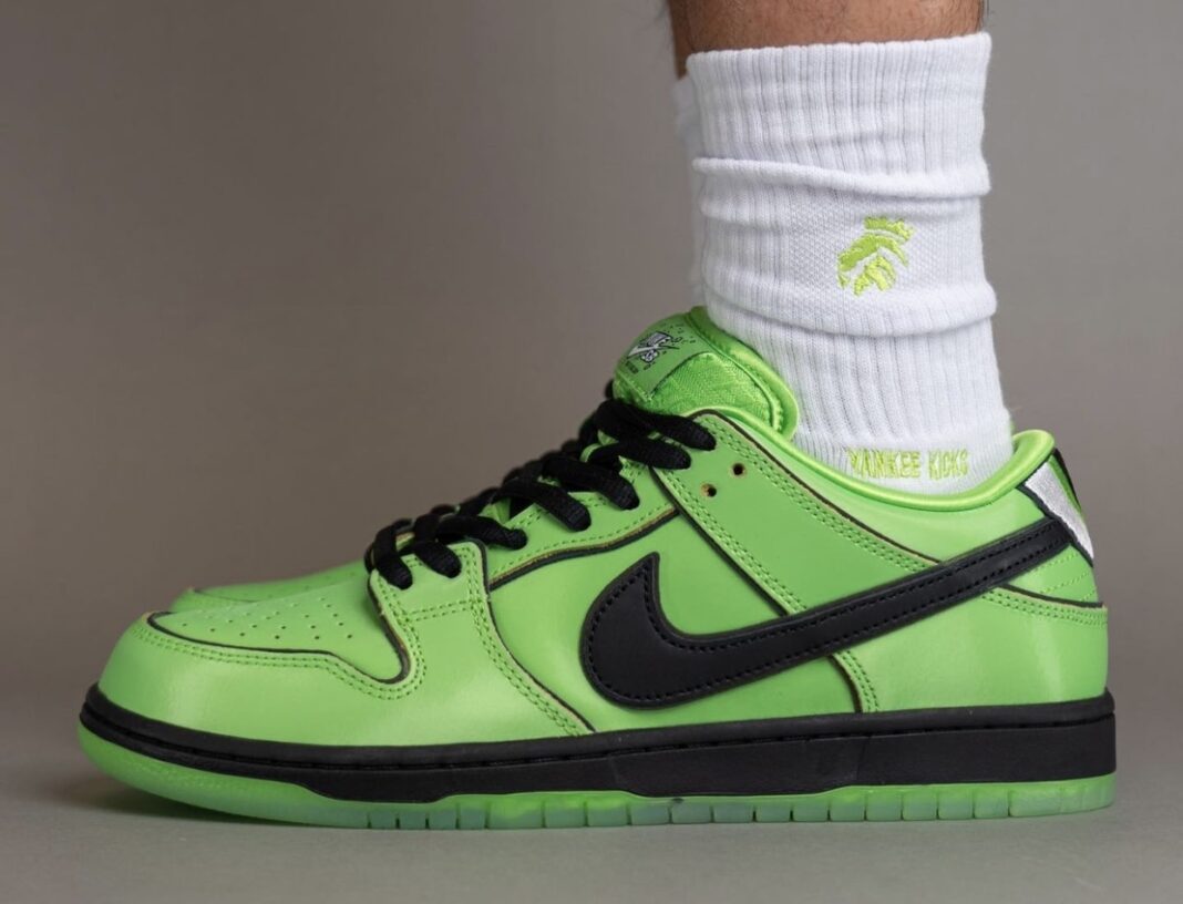 The Powerpuff Girls x Nike SB Dunk Low Buttercup FZ8319-300