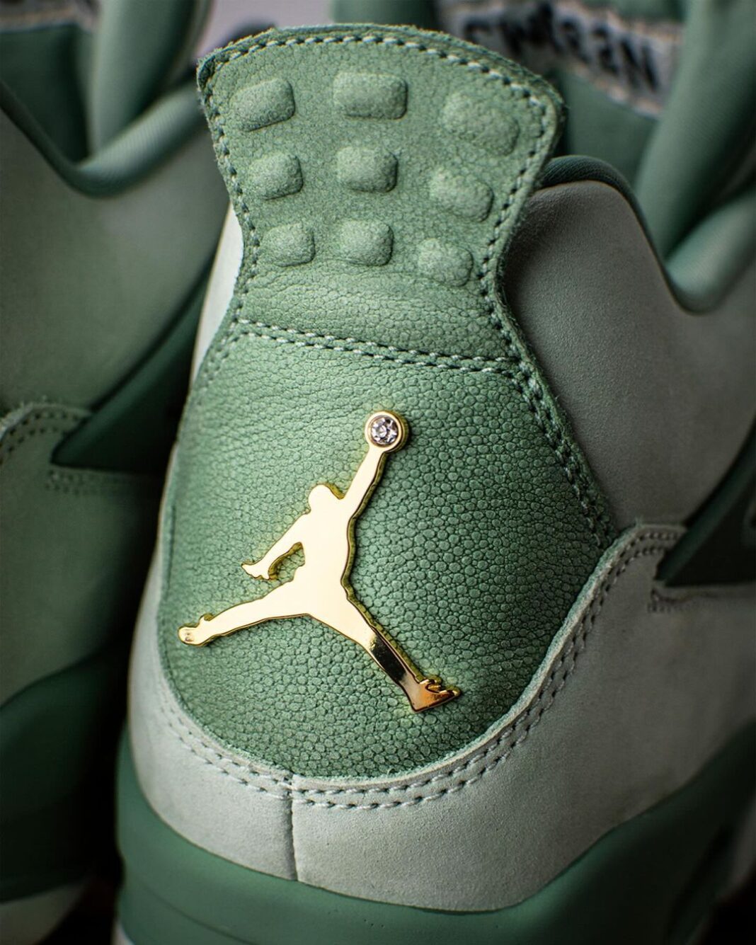 Air Jordan 4 "First Class" PE With Diamonds