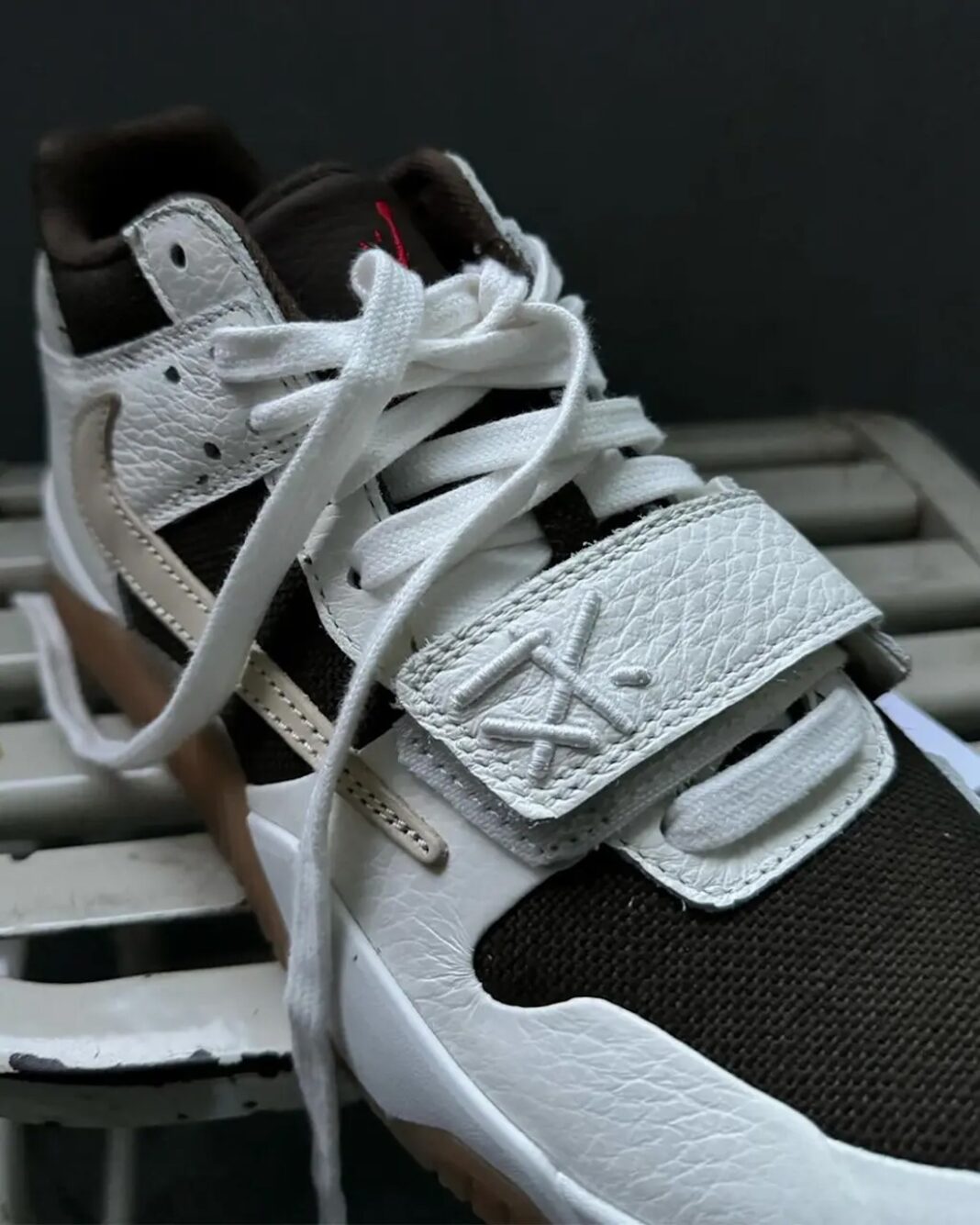 Travis Scott x Jordan Jumpman Jack Sail DR9317-100