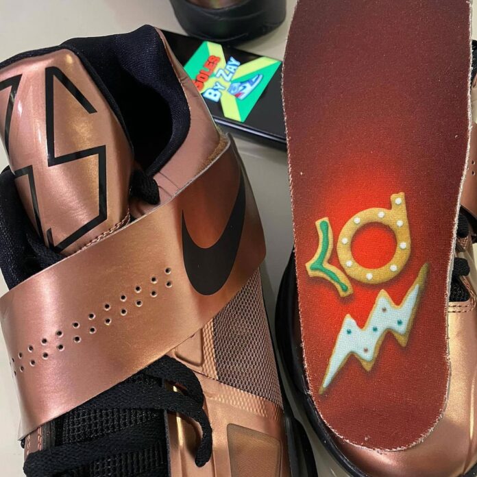 Nike KD 4 Christmas 2024 FZ5913-800