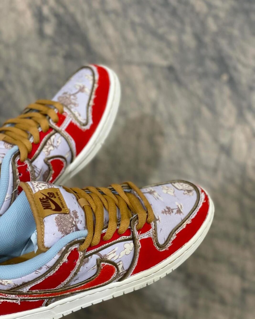 Nike SB Dunk Low City of Style FN5880-001