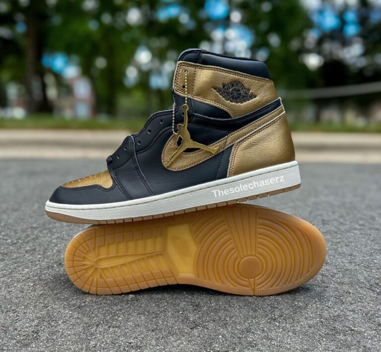 Air Jordan 1 High OG Metallic Gold DZ5485-071