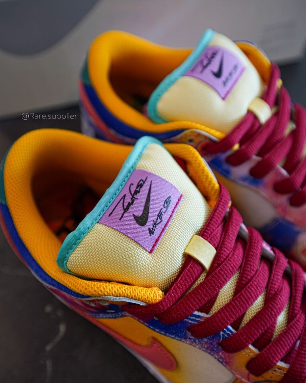 Futura Laboratories x Nike SB Dunk Low Sunblush (Friends & Family ...