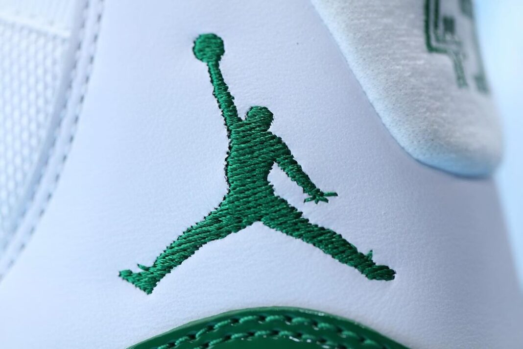 Air Jordan 11 Michigan State PE