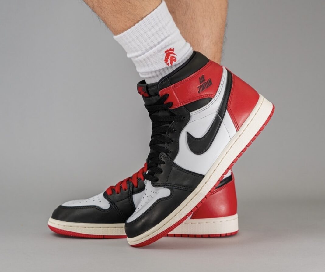 Air Jordan 1 High OG Black Toe Reimagined DZ5485-106