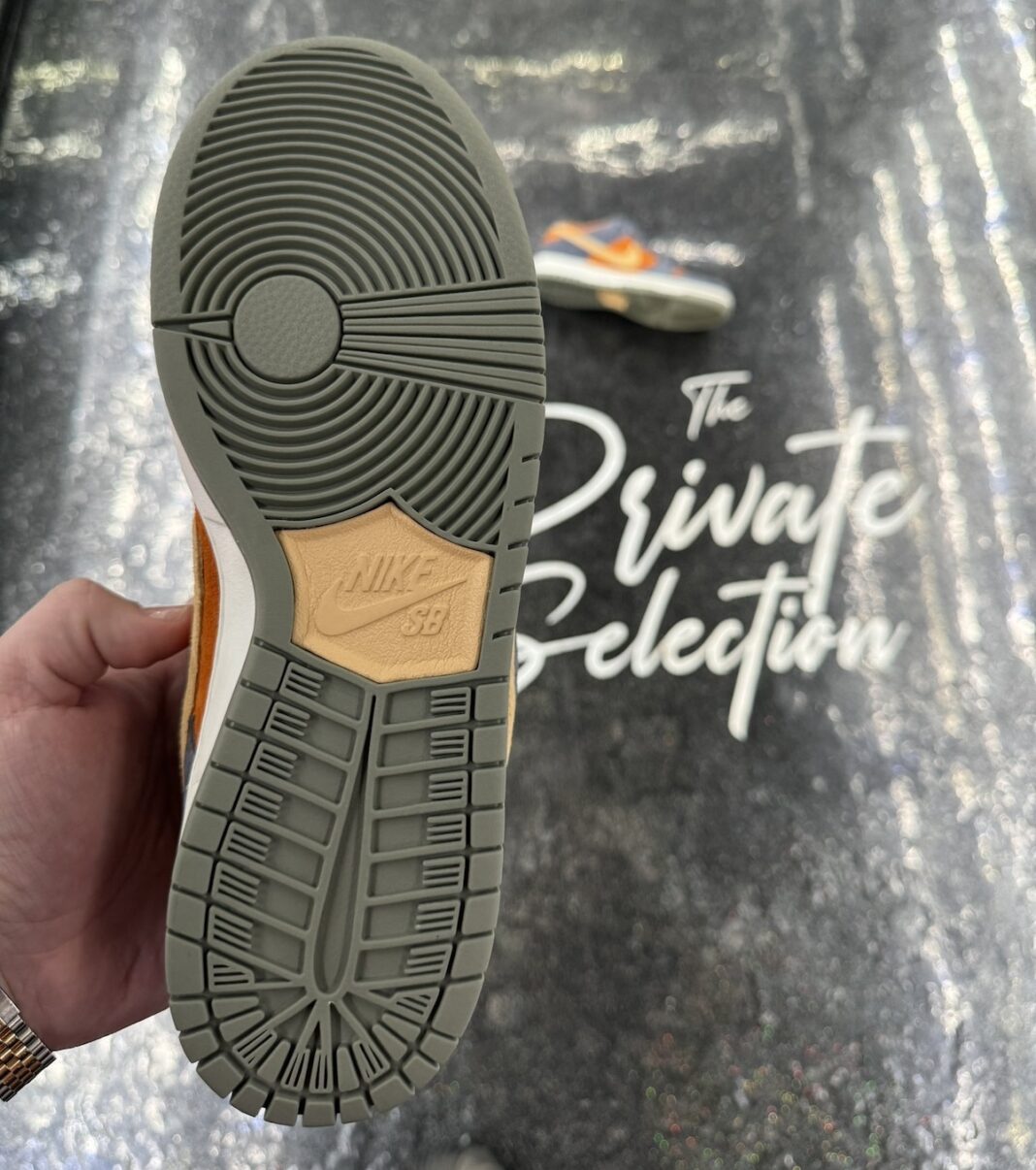 Nike SB Dunk Low Light Carbon Monarch HF3063-002