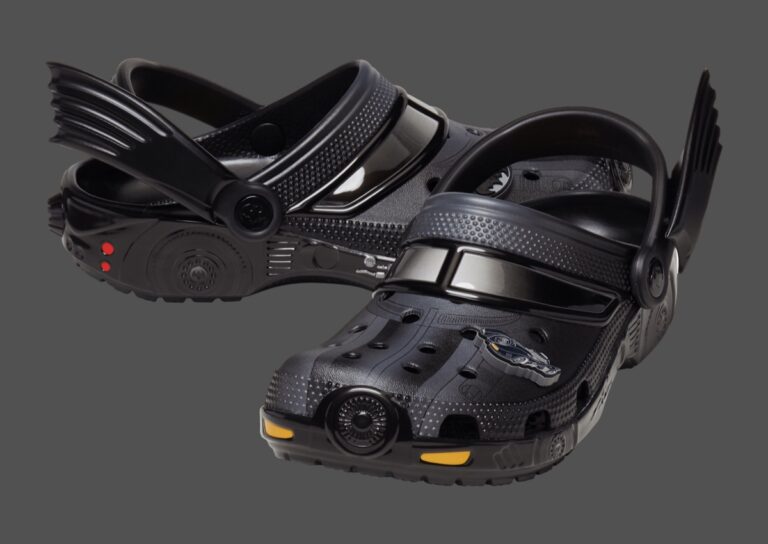 Batman x Crocs Classic Clog Batmobile 210219-001