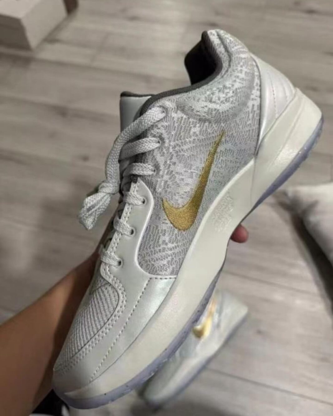 Nike Ja 2 Christmas Tree Topper FV6070-002