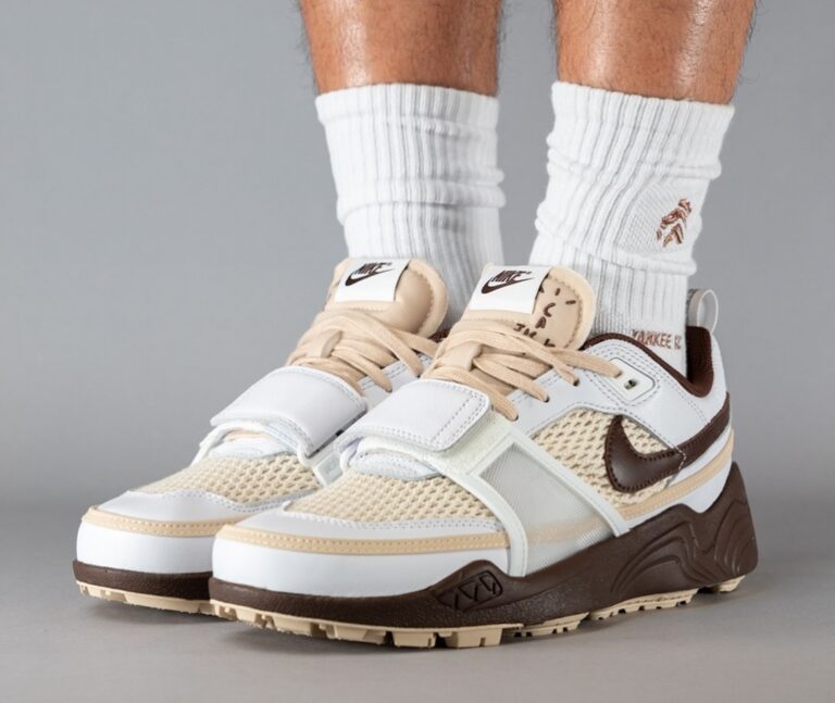 Travis Scott x Nike Zoom Field Jaxx Light Chocolate HQ3073-100