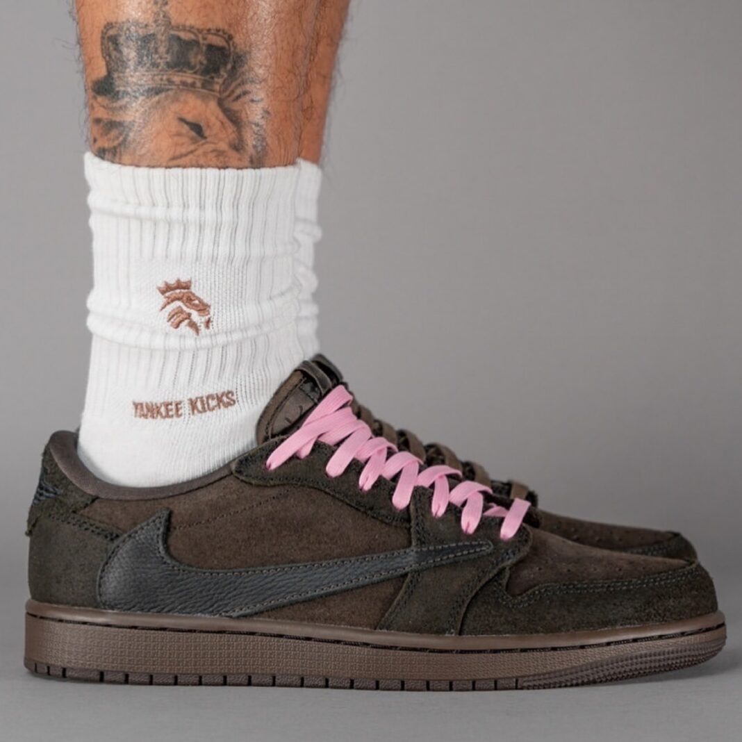 Travis Scott x Air Jordan 1 Low OG Velvet Brown DM7866-202