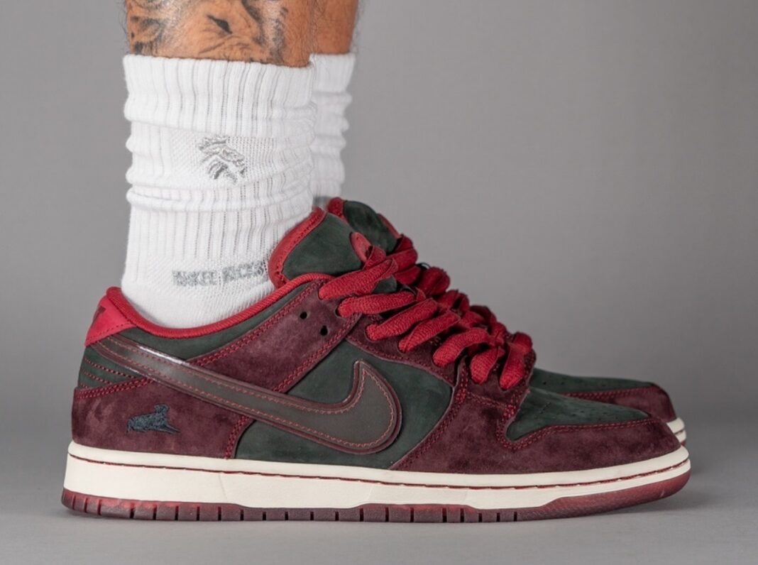 Riot Skateshop x Nike SB Dunk Low FZ1289-200