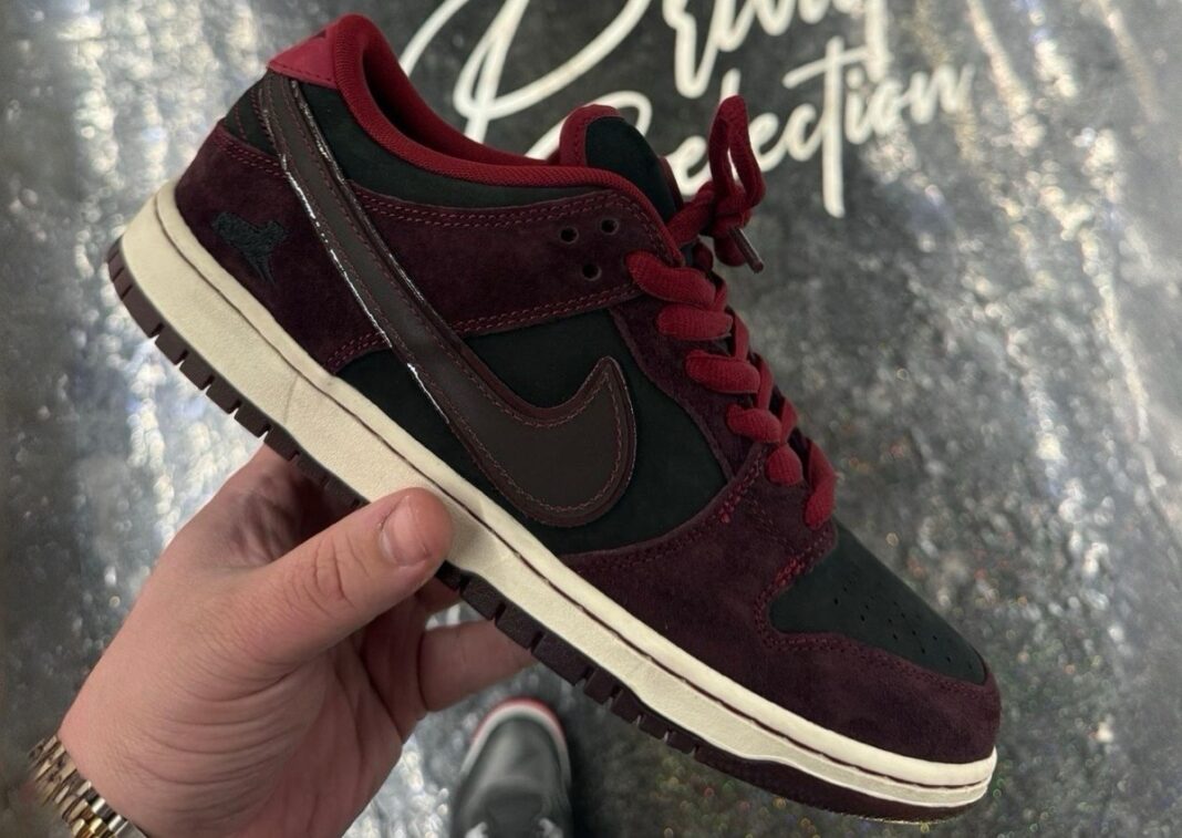 Riot Skateshop x Nike SB Dunk Low FZ1289-200