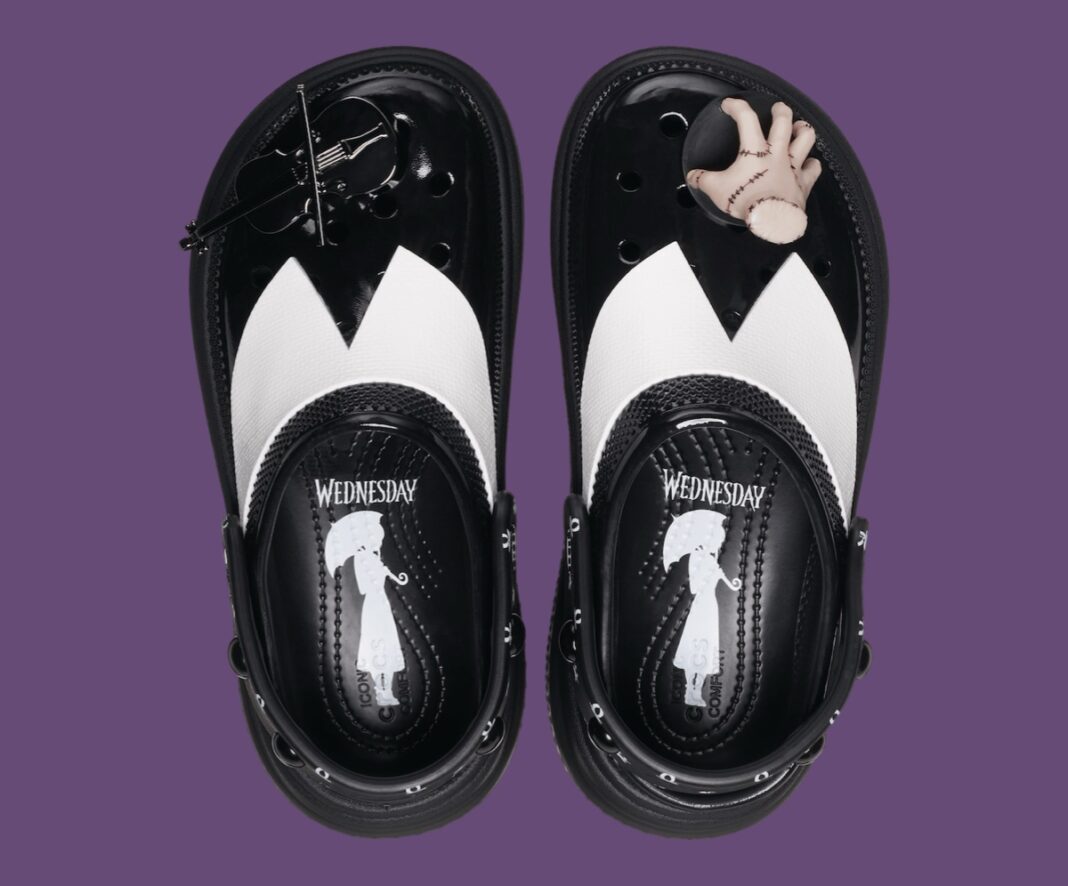 Wednesday x Crocs Stomp Clog 210214-001