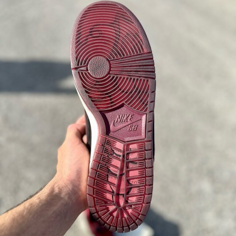 Riot Skateshop x Nike SB Dunk Low FZ1289-200