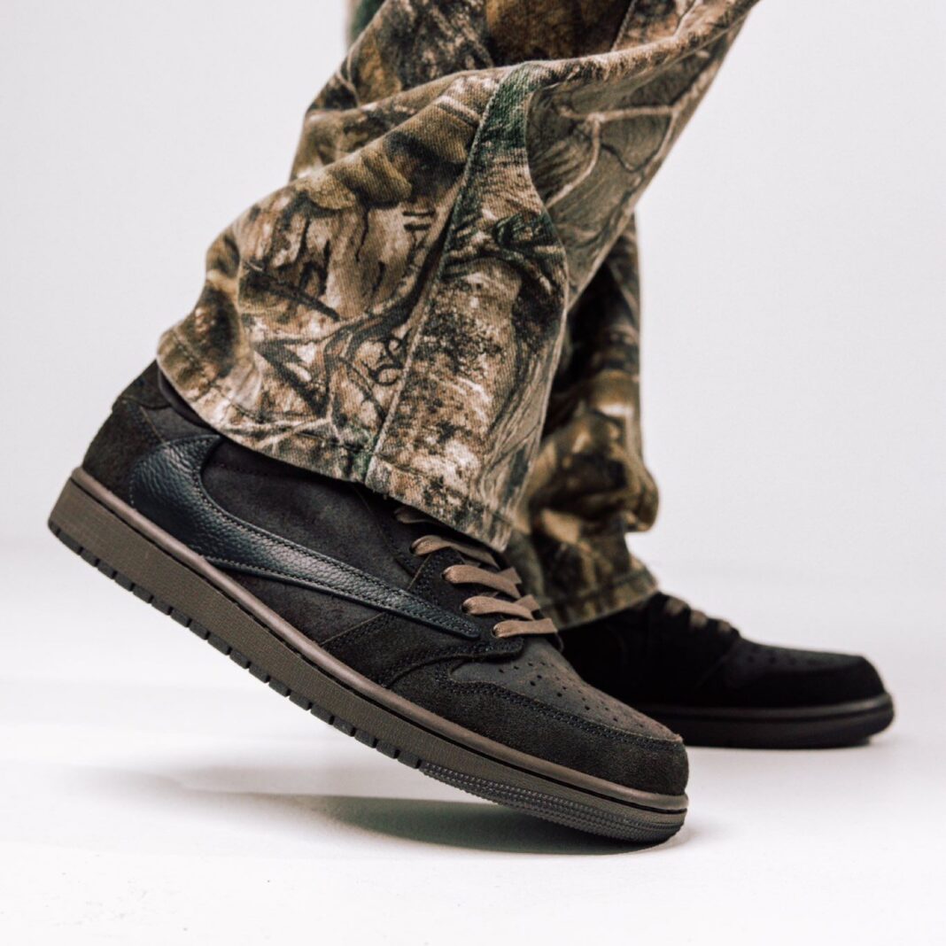 Travis Scott x Air Jordan 1 Low OG Velvet Brown DM7866-202