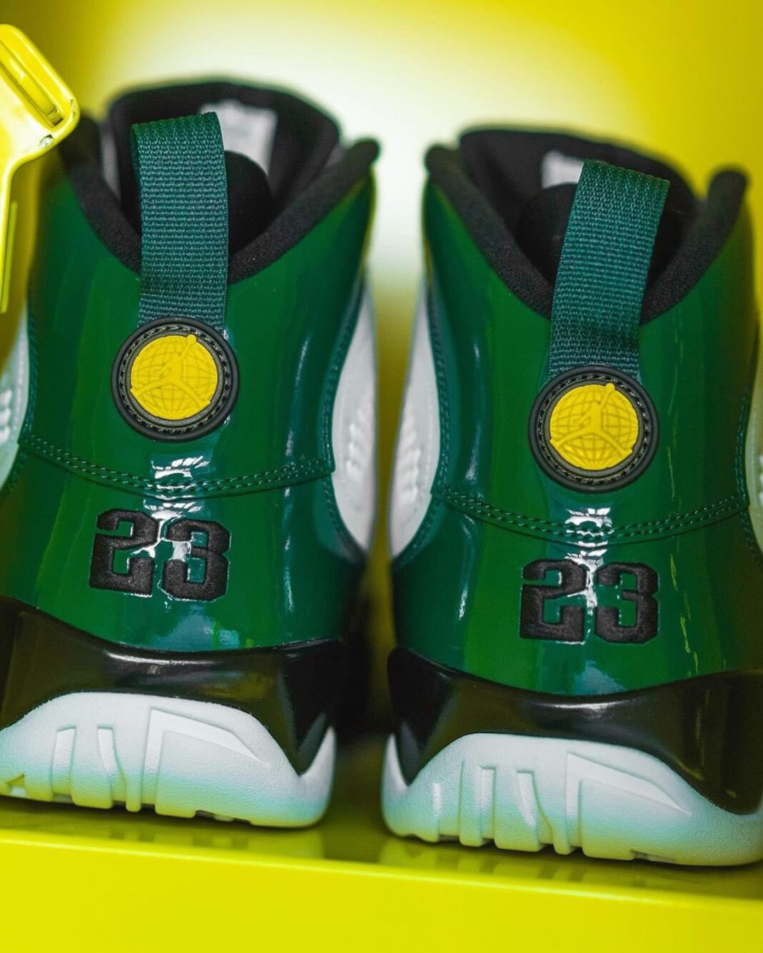 Air Jordan 9 Oregon Ducks PE