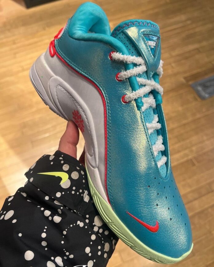 Nike LeBron 22 Christmas HV5148-600