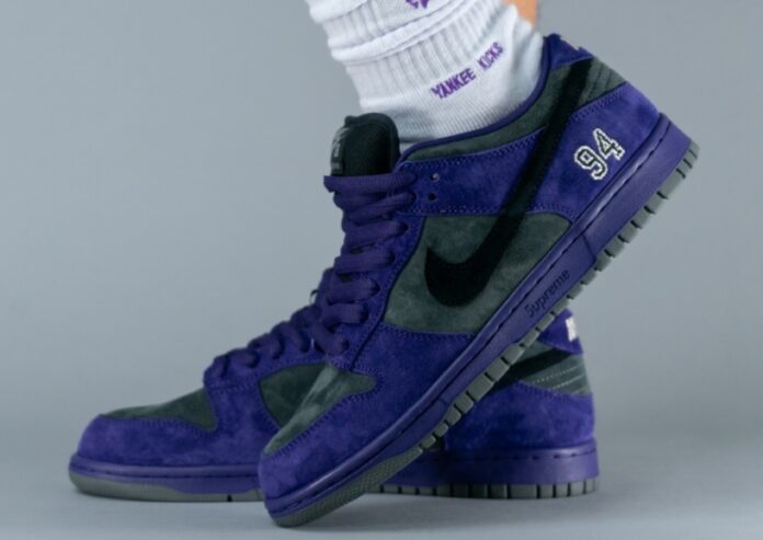 Supreme x Nike SB Dunk Low Ink HQ8487-500