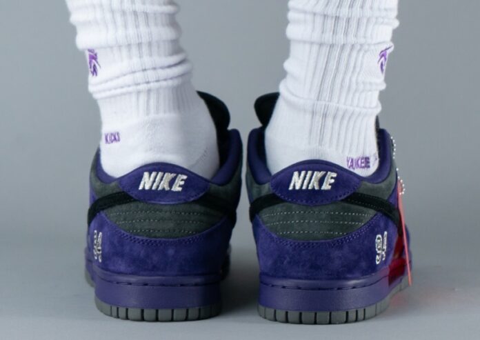 Supreme x Nike SB Dunk Low Ink HQ8487-500