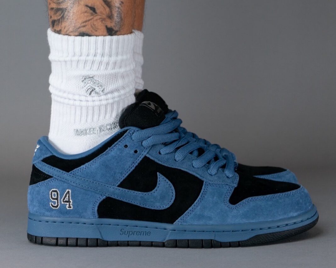Supreme x Nike SB Dunk Low Ocean Fog HQ8487-400
