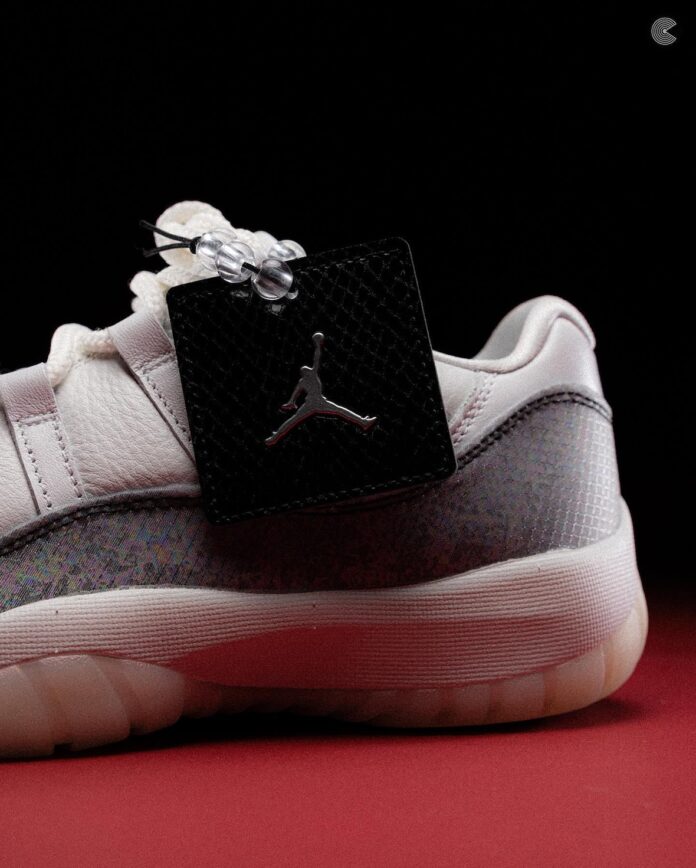 Air Jordan 11 Low CNY Year of the Snake HQ7000-001