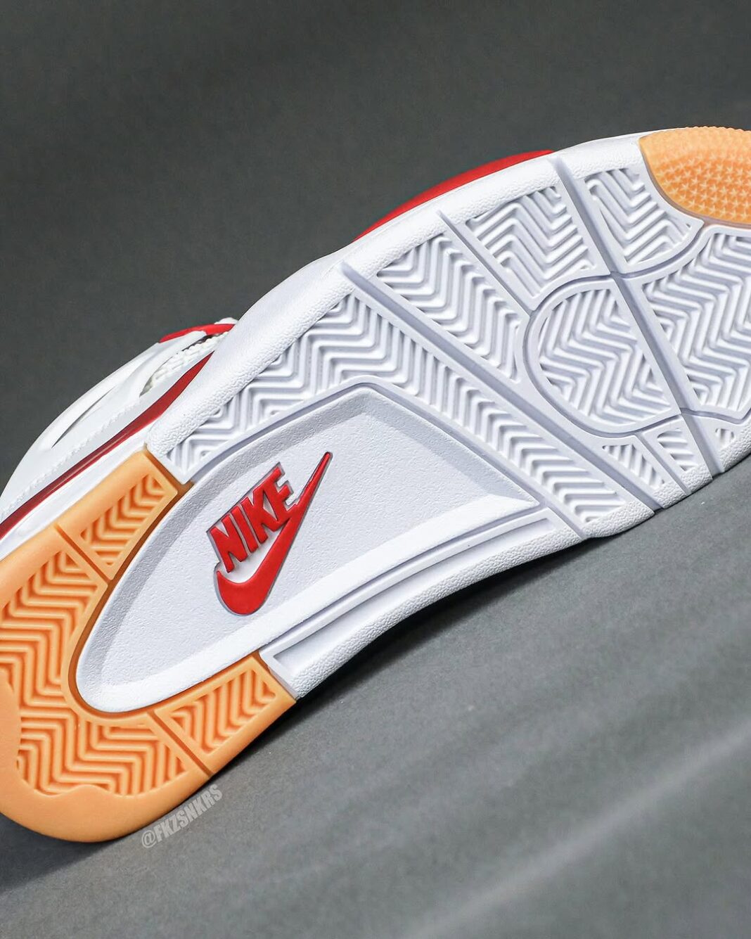 Nike SB Air Jordan 4 Red Friends & Family Exclusive