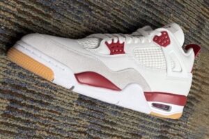 Nike SB Air Jordan 4 Varsity Red 2025
