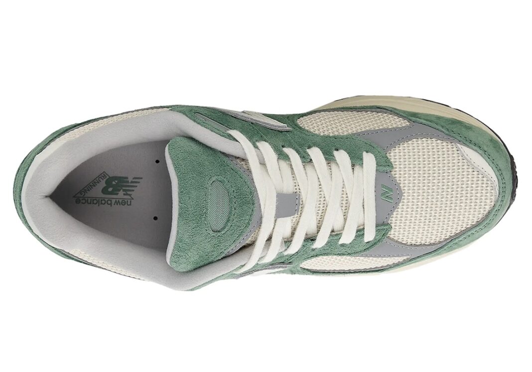 New Balance 2002R Green Suede U2002RRC