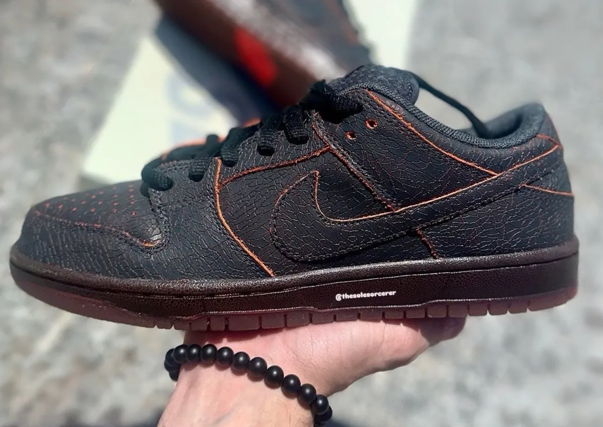 Nike SB Dunk Low Krampus HV1668-001