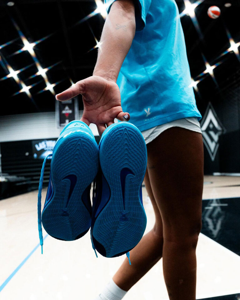 Nike A'One Indigo Girl Blue Fury FZ8605-401