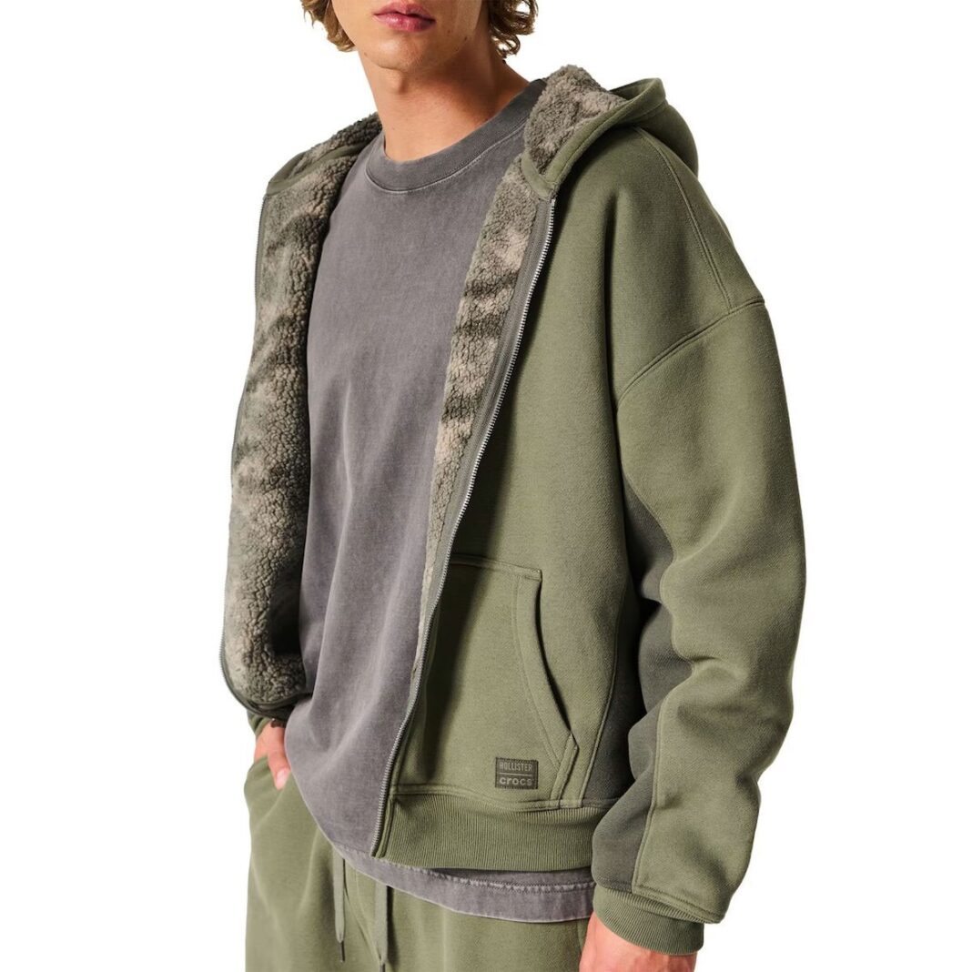 Hollister Crocs Classic Unfurgettable Clog 2025