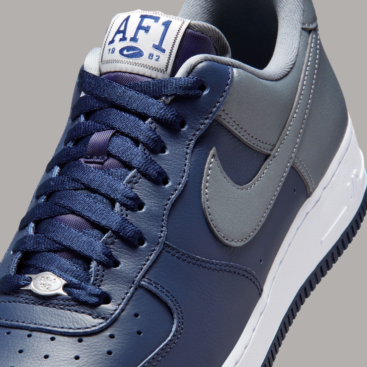 Nike Air Force 1 Low Mismatched Heel IB6847-600 IB6847-400