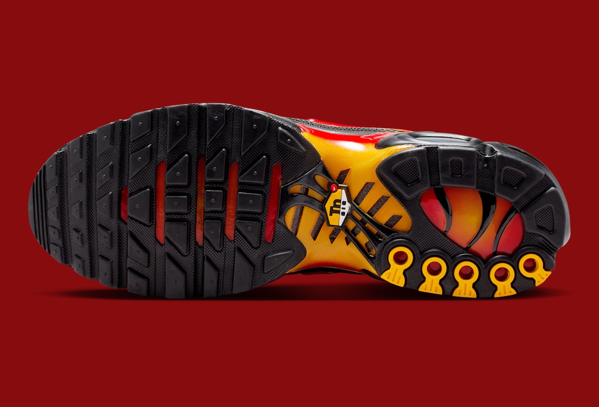 Nike Air Max Plus Black Gold Red DM0032-030