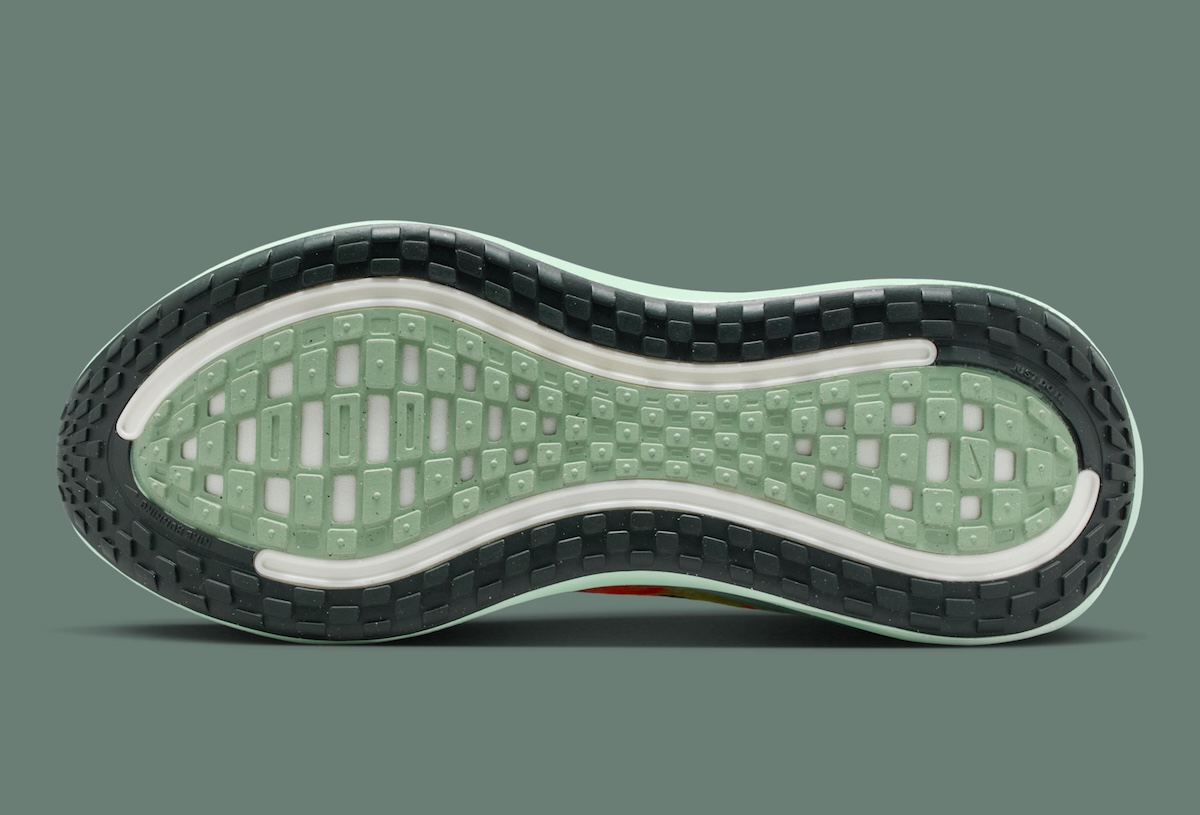 Nike Vomero Plus Slight Yellow Volcanic Rock Red IQ0605-701