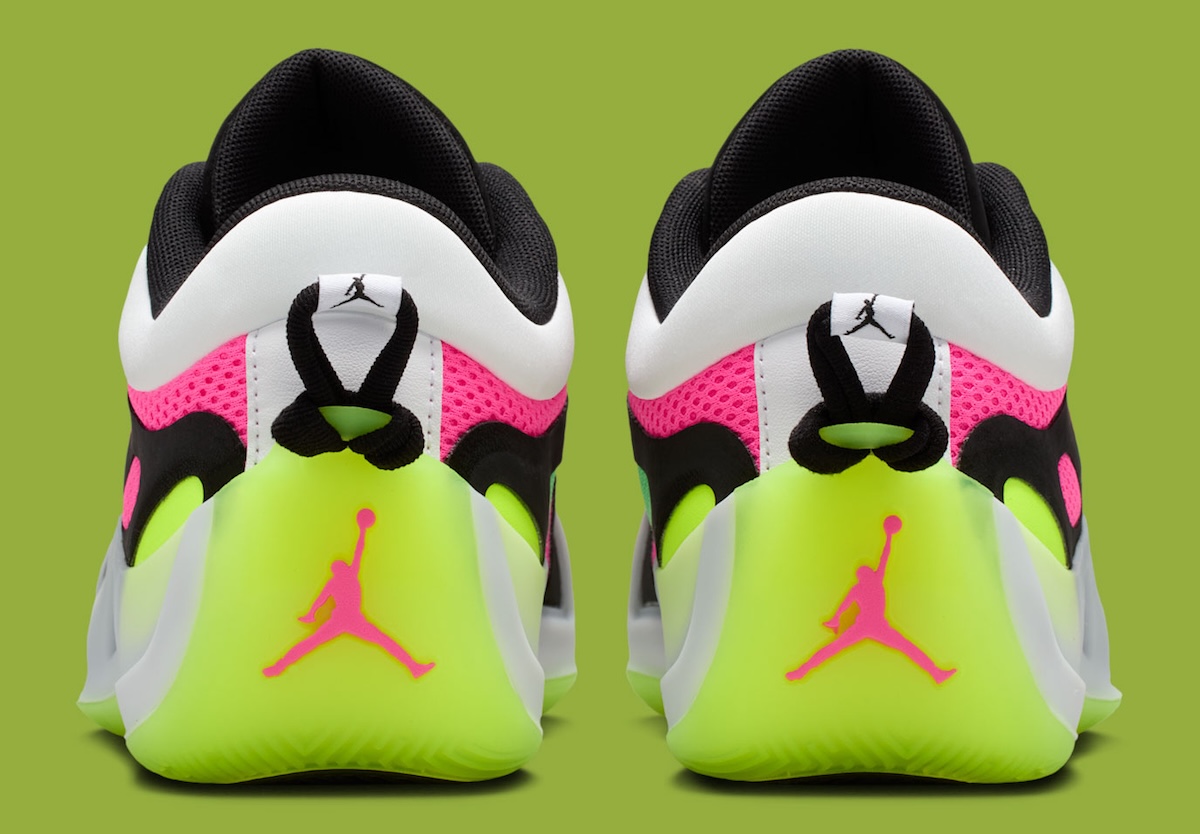 Jordan Heir Series 2 White Light Lucid Green HV4417-101