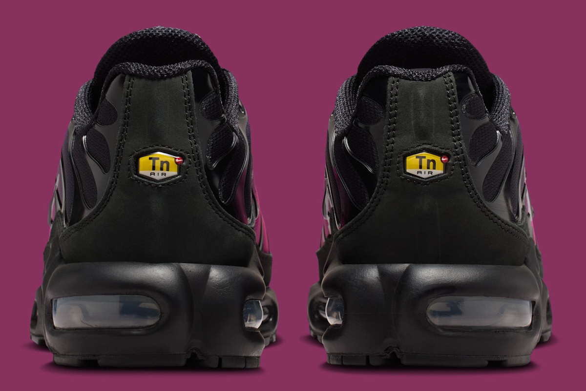 Nike Air Max Plus Black Peony IQ0280-010