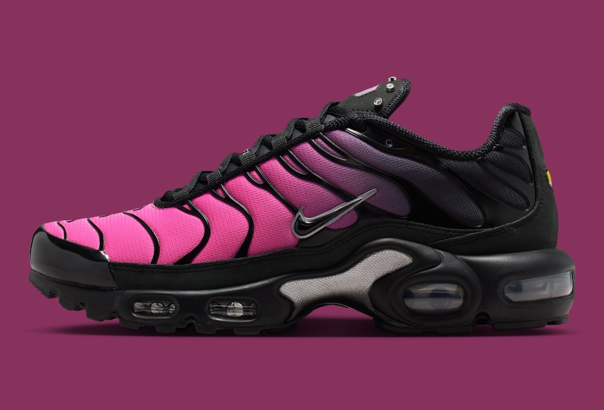 Nike Air Max Plus Black Peony IQ0280-010