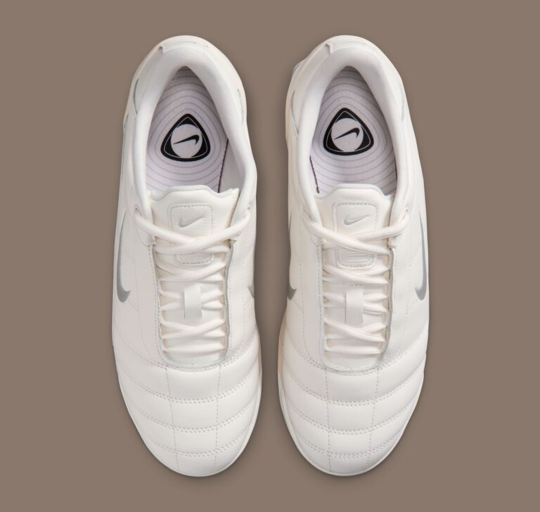 Nike Total 90 Shox Magia Sail Metallic Silver IO9300-100